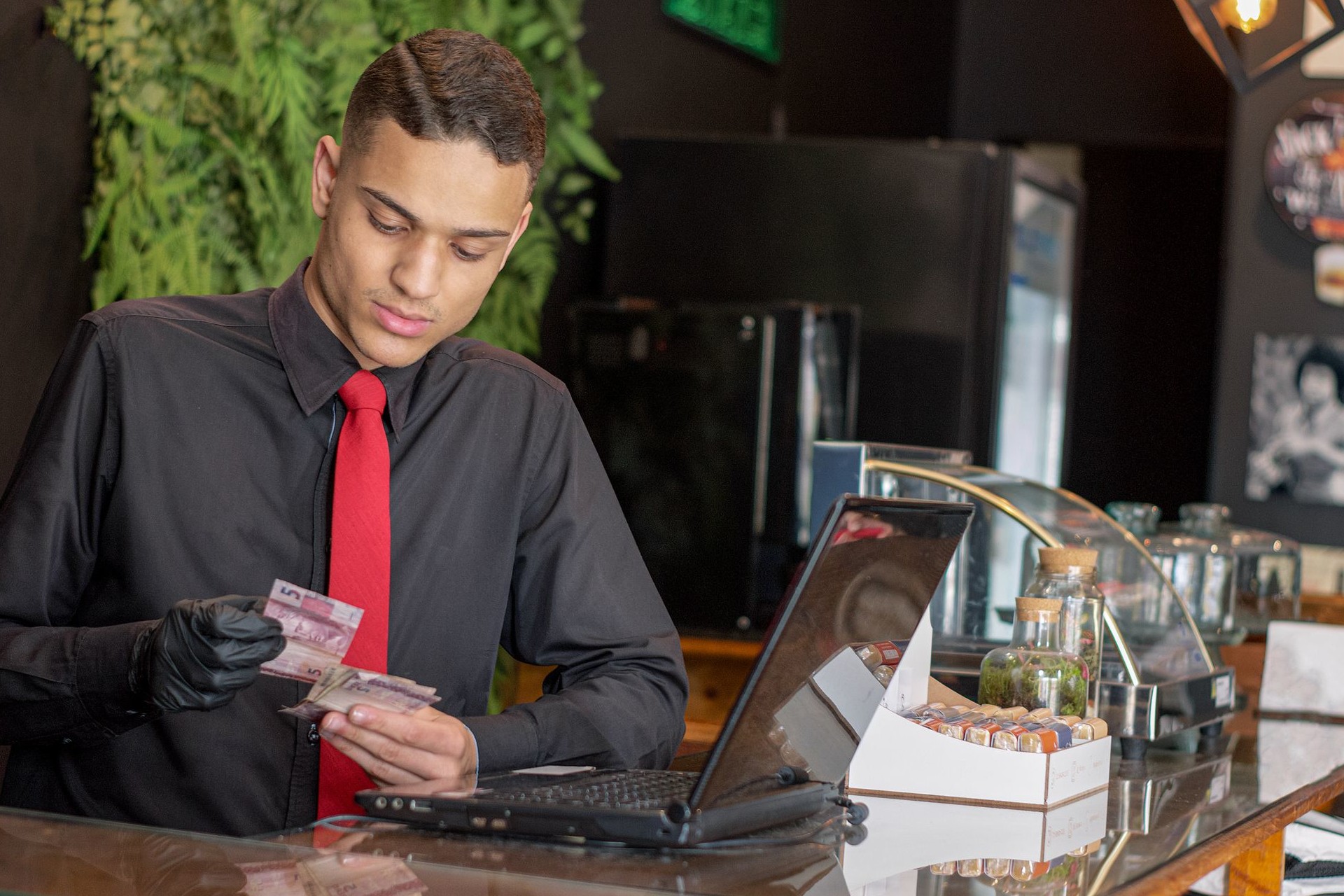 Quais as vantagens de pagar em dinheiro?